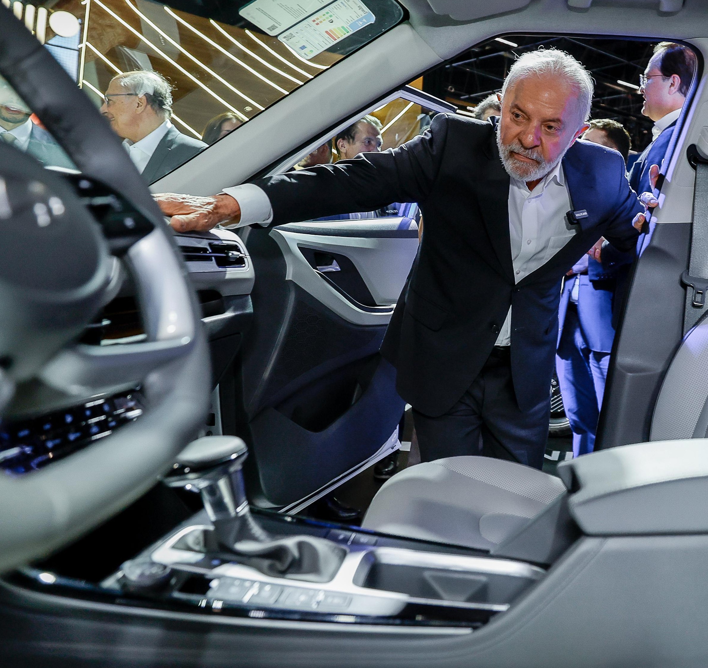 São Paulo auto show draws crowds but lacks major players