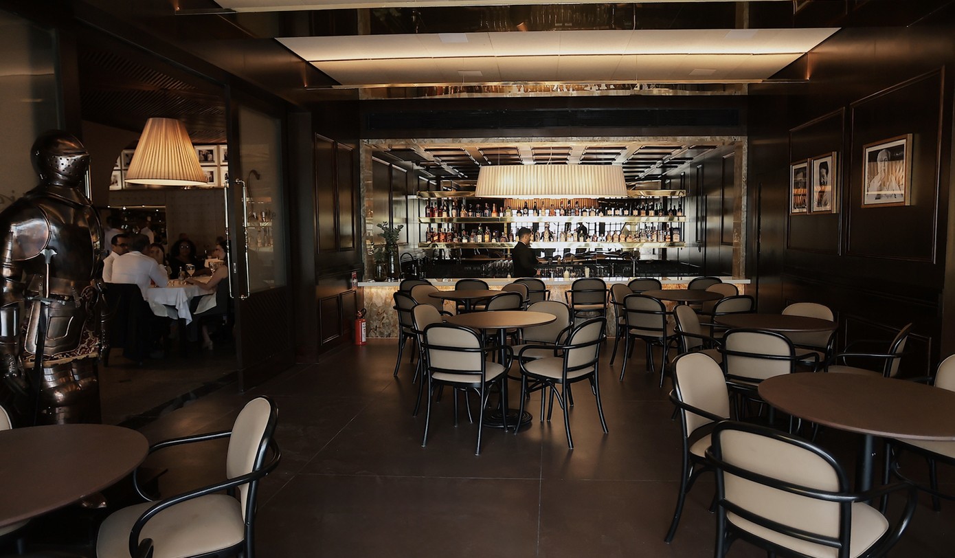 A century-old drawing room in Recife