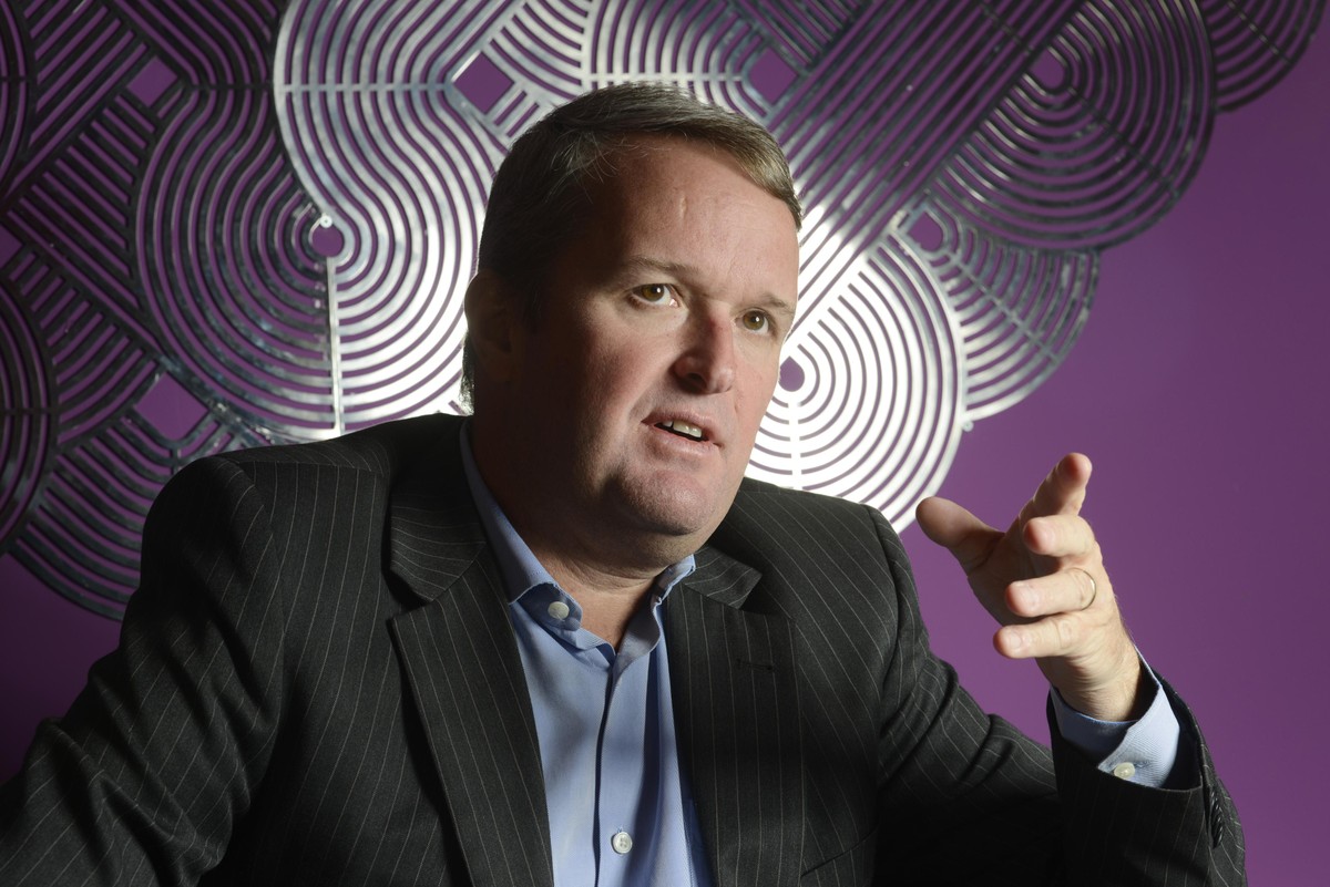 Chinese steel surge prompts Aperam to rethink Brazil investments