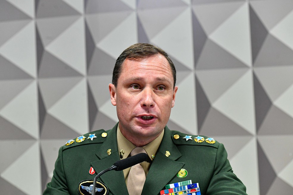 Wife and son encouraged Bolsonaro to stage a coup, Mauro Cid says