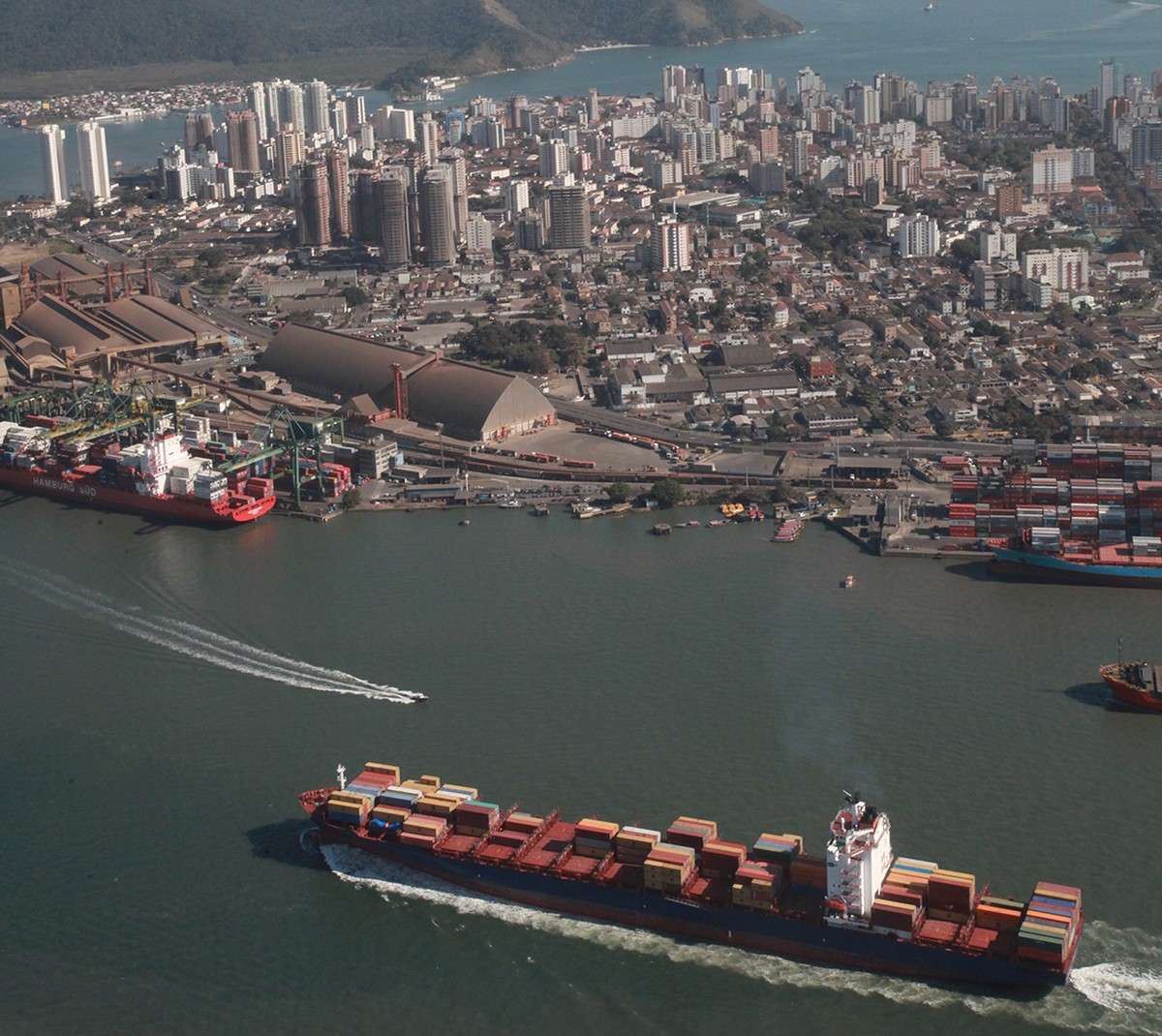 Export rush to U.S. triggers record shipments ahead of tariff deadline | Business ...