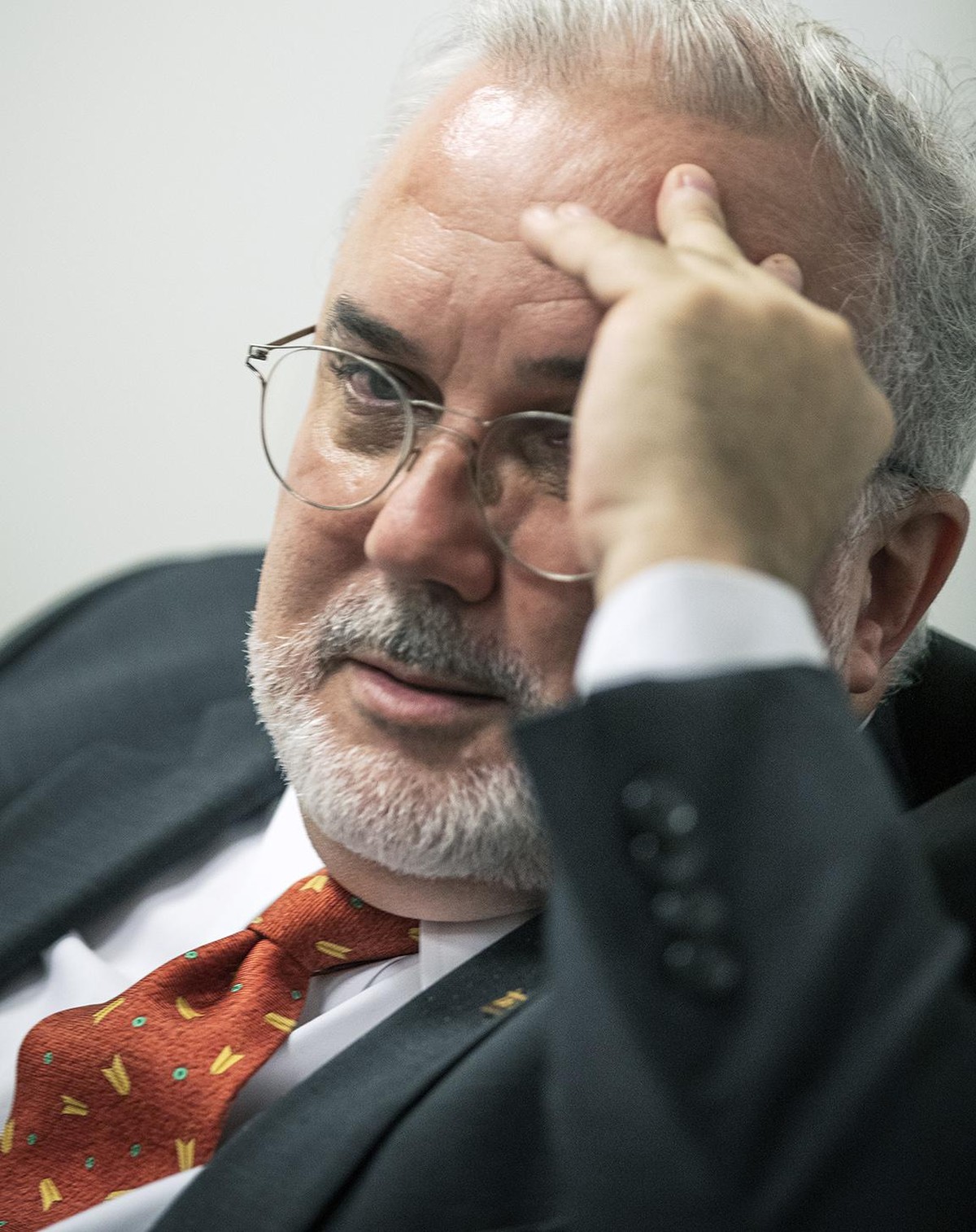 Petrobras maintains dividend level, but hints at change