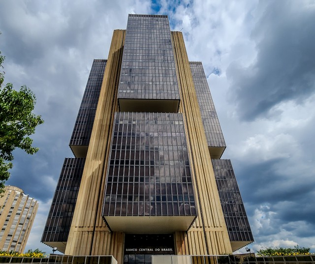 Central Bank weighs new deposit-guarantee rules after Master