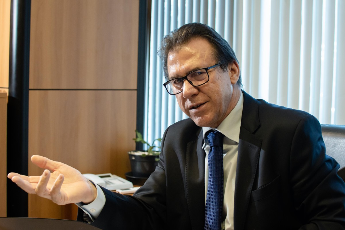 Things cannot be done at the stroke of a pen, Labor minister says ...